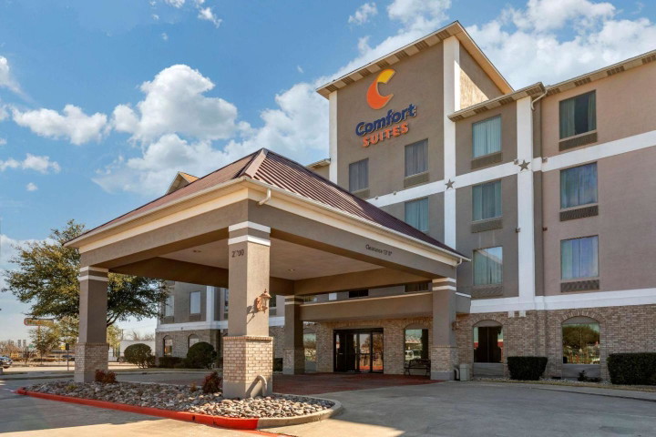 Comfort Suites Waco Near University Area - Waco, TX