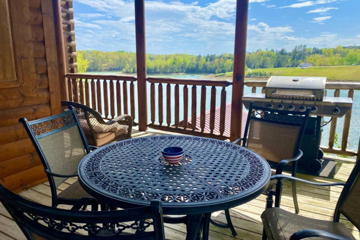 Lakeside And Lovin It - Sevierville, TN