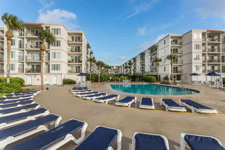 Beach Club, Unit 121 - Flip Flop Inn - Georgia, GA