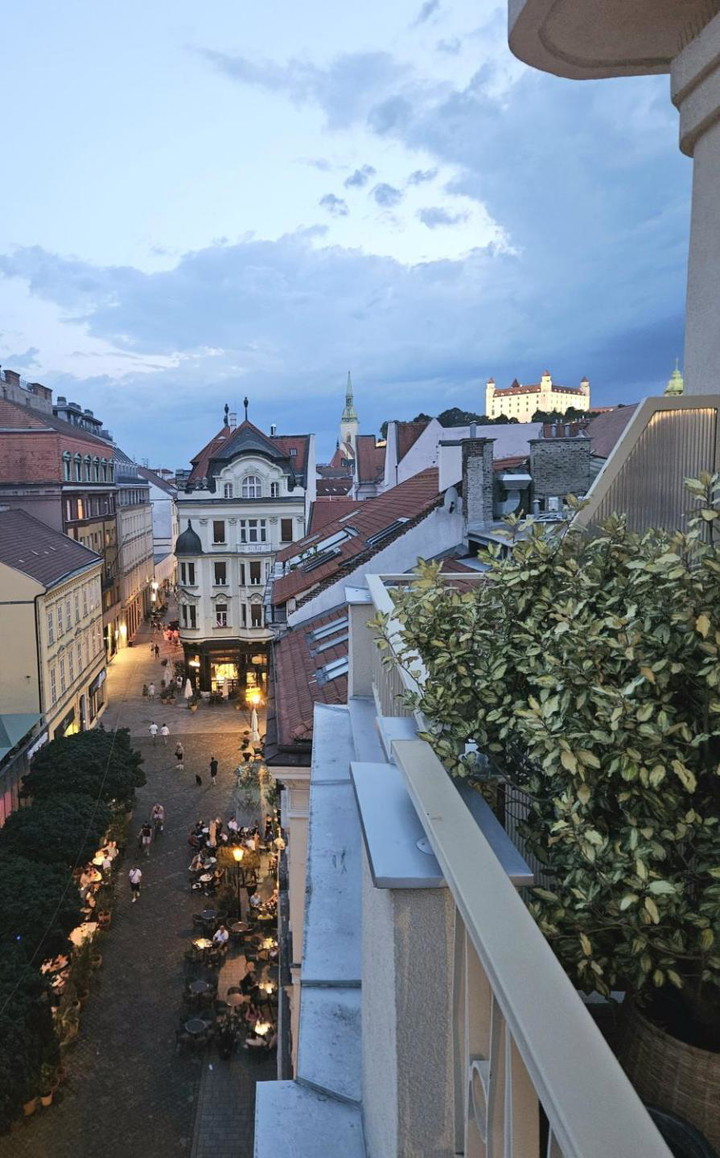 Terrace In Old Town - Castle & Cathedral View - Bratislava