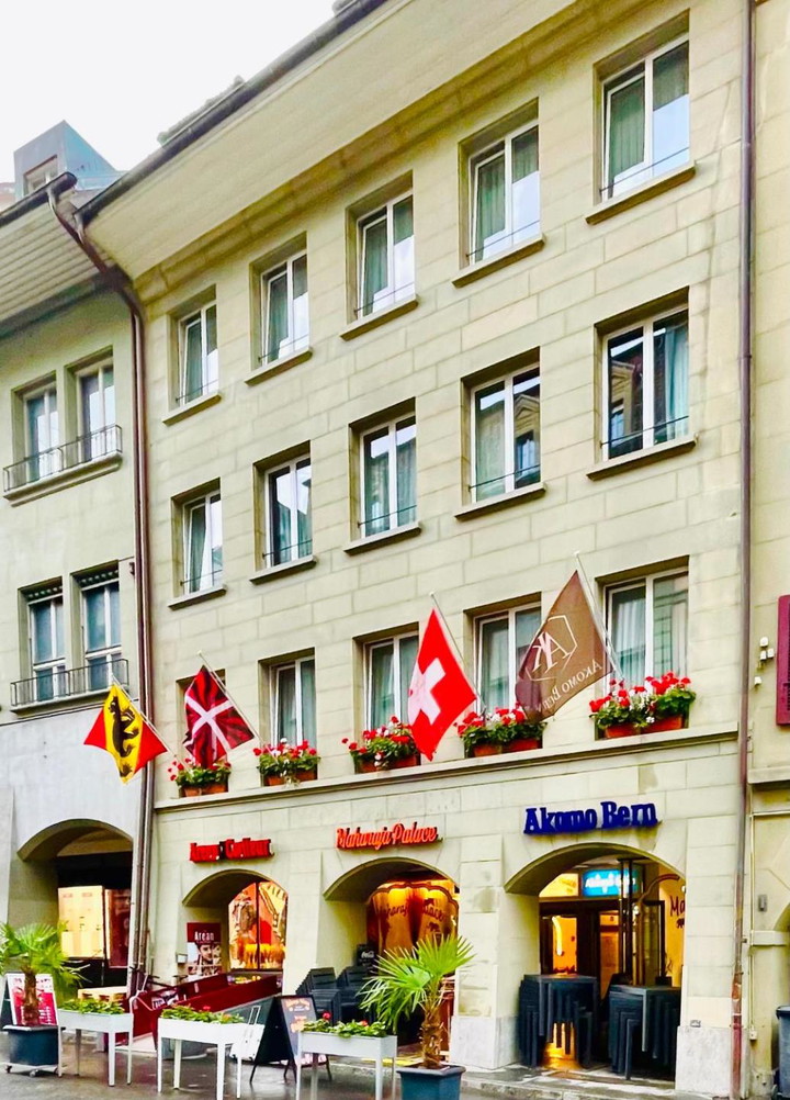 Akomo Bern - Berna