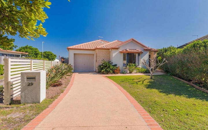 Oceania Cottage- Pet Friendly -Stone Real Estate Yamba - Yamba