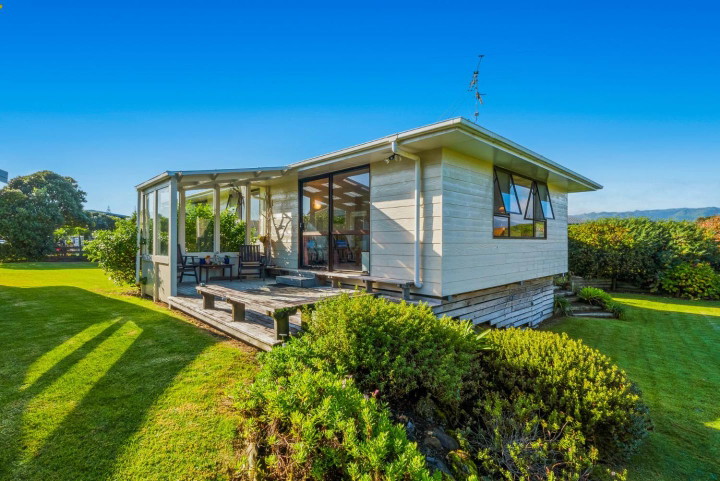 Waikanae Waves - Waikanae Beach Holiday Home - Paraparaumu