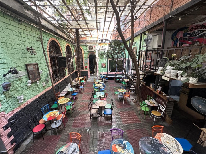 Flora Music & Art Hostel - Baku