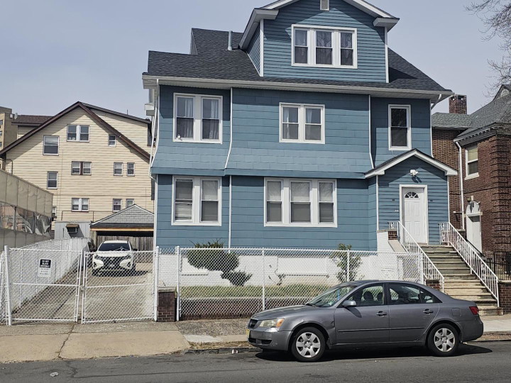 Charming One Bedroom 1 Min To Beth Israel Hospital 30 Min Times Sq Nyc ,Newark Airport, American Dream Mall, Downtown Newark Restaurants And Night Life - New York City