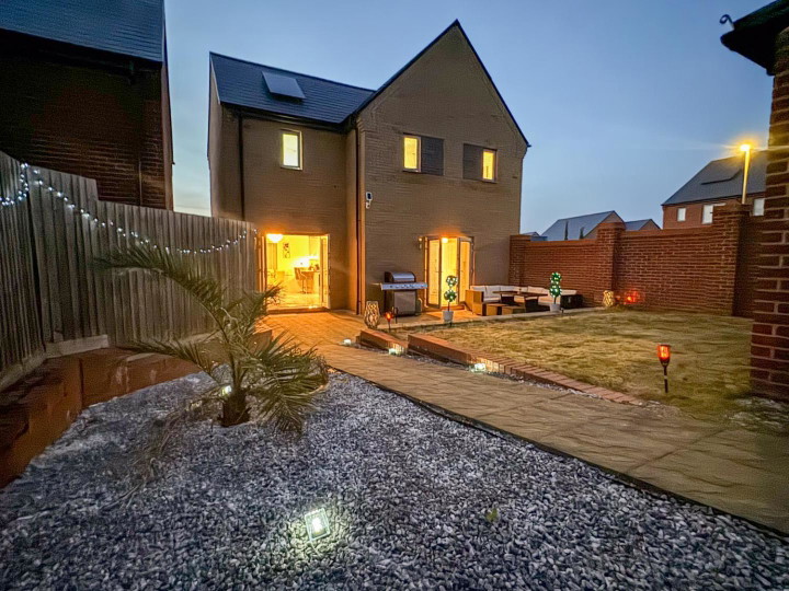 Stylish 3br House Garden, Parking & Self Check-in - Southampton, UK