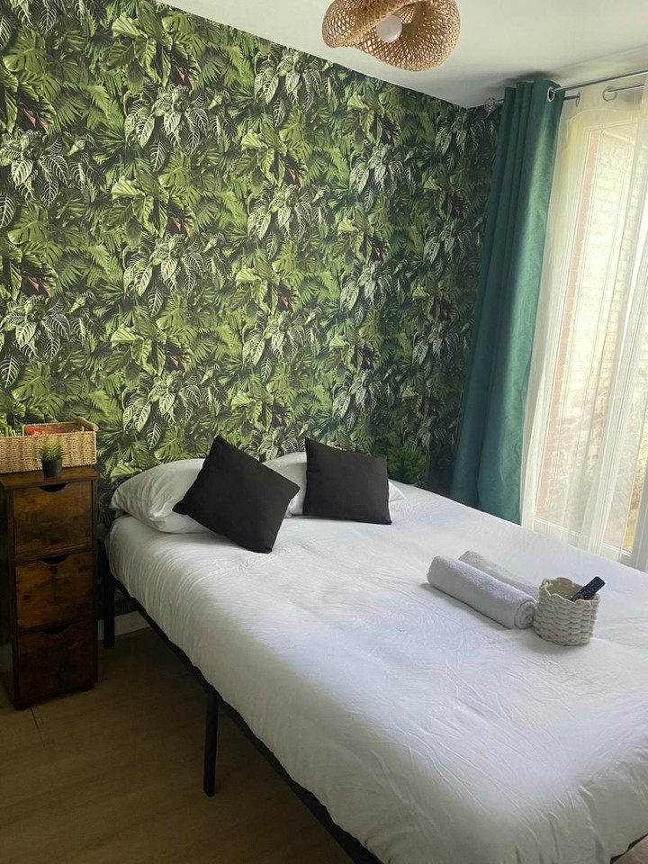 Le Tropical, Proche Centre, Place St Marc Et Chu - Rouen