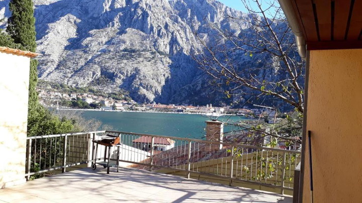 Zlatna Guest House - Kotor