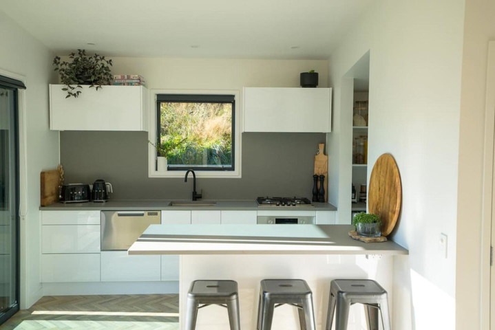 Sunny Self Contained Unit In Shotover - Arrowtown