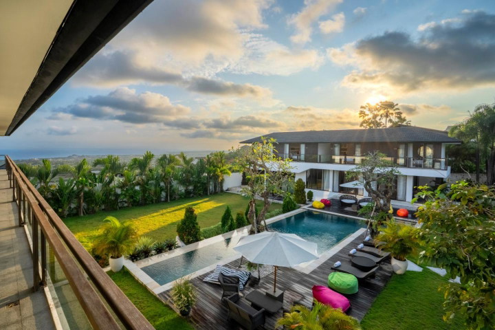 Mahameru Uluwatu - Bali