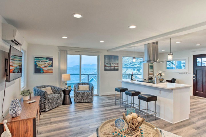Tacoma 'Dash Point Beach Cabin' W/ Balcony! - Tacoma, WA