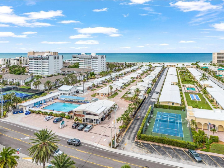 Plunge Into Fun & Sun At Siesta Key- A Coastal Gem - Aloha Kai Suite - Roelens - Venice, FL