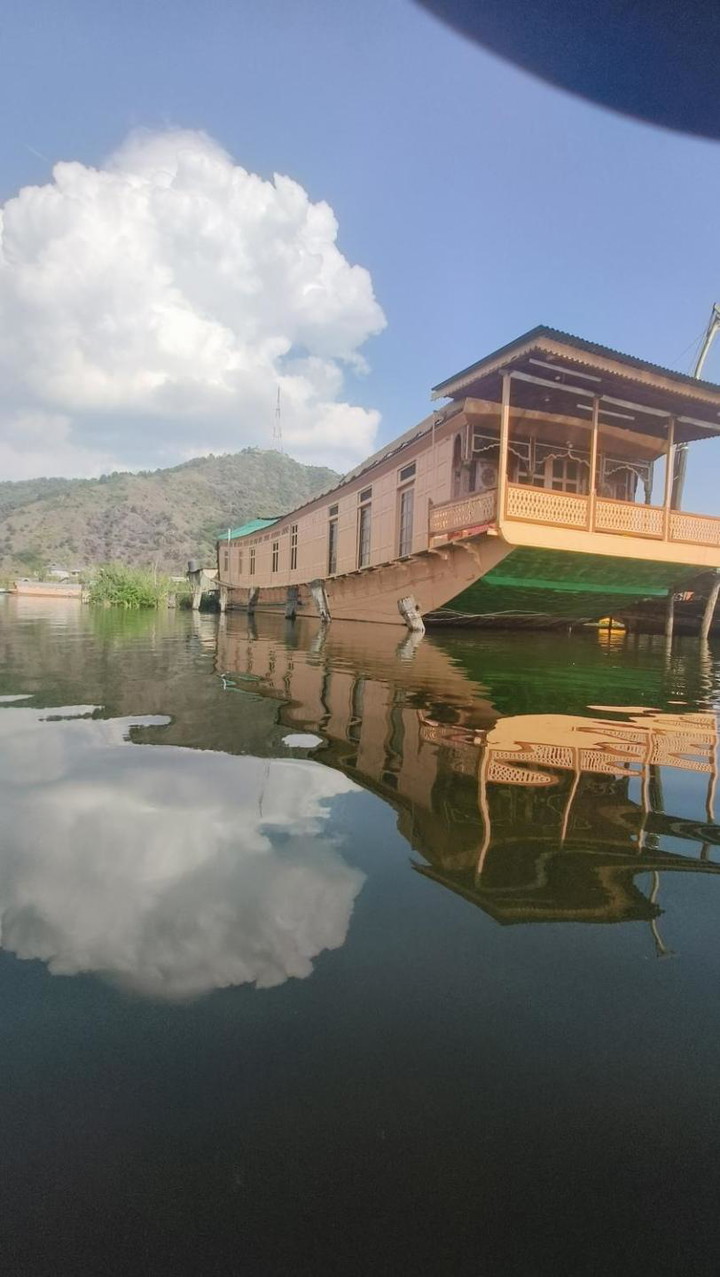 Houseboat Pride Of India - Srinagar