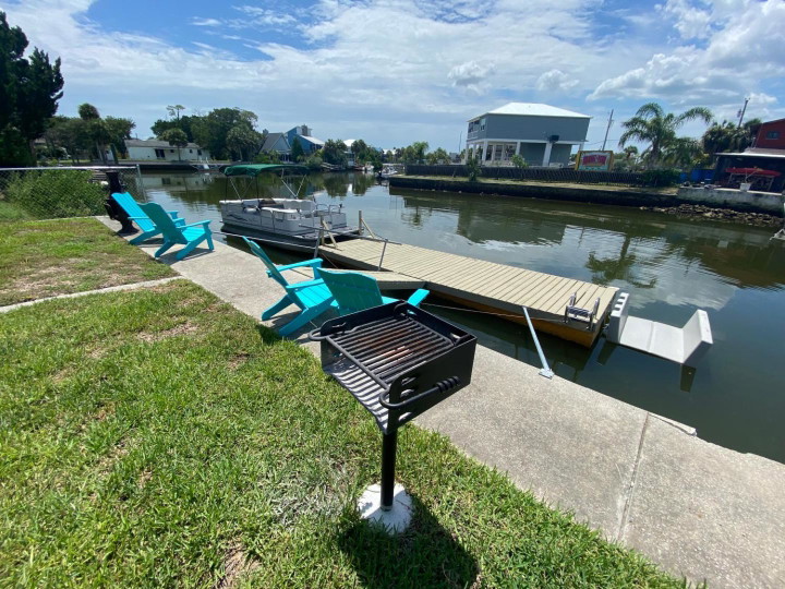 Cabin By The Sea - Waterfront Direct Gulf Access- Pontoon Boat Rental On Site Or Bring Your Boat- Paddlecraft Included - Pine Island, FL