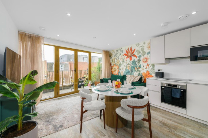 New In Willesden Close To Oxford Str, Wembley, Jubilee Line - Londra