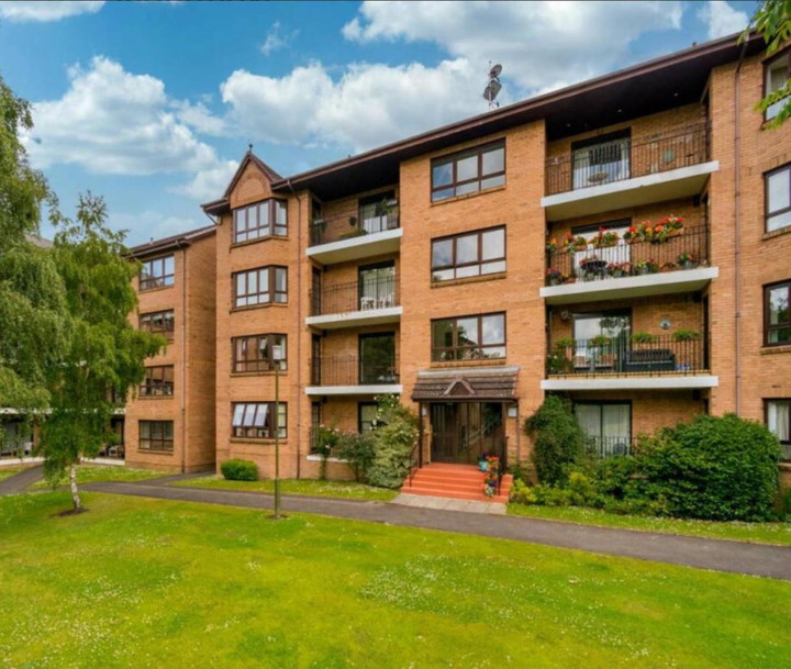 An Immaculate 3 Bedroomed Apartment In Edinburgh's Southside - Edinburgh