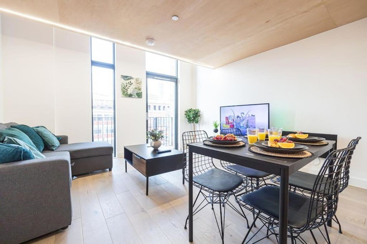Old Trafford , Manchester , 2 Bed Duplex - Oldham