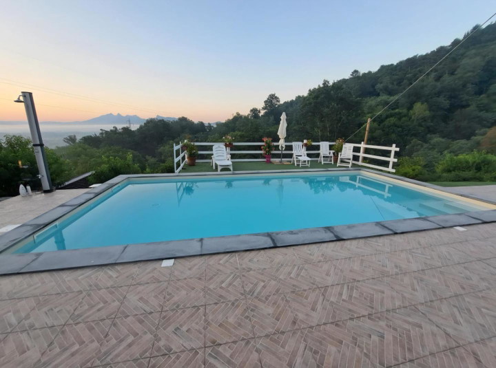 La Loggia Sulle Apuane - Provincia della Spezia
