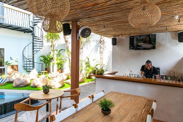 Coco & Pineapple Pants Hostel - Canggu