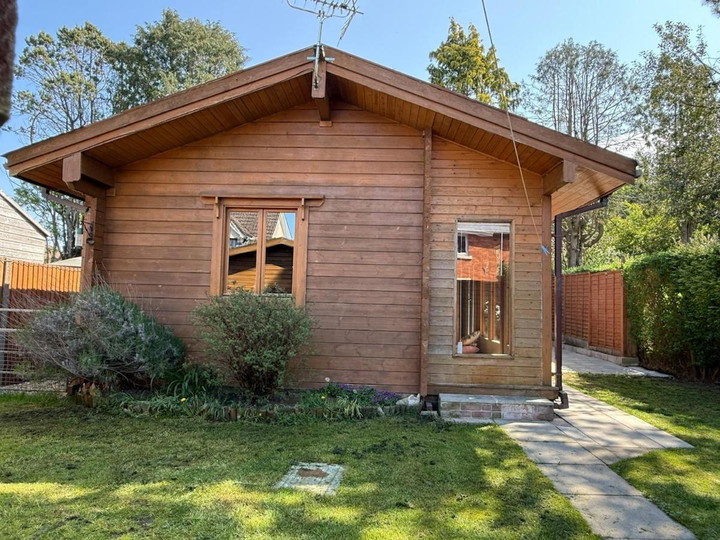 Finnish Cabin Retreat With Private Sunny Terrace - Glastonbury