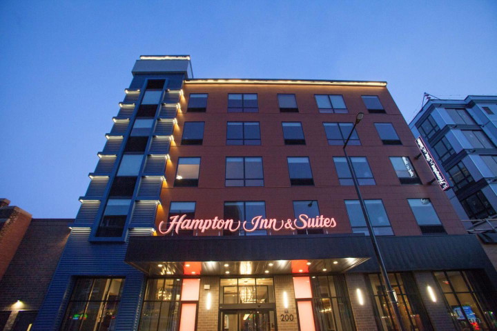 Hampton Inn & Suites St. Paul Downtown - Woodbury, MN