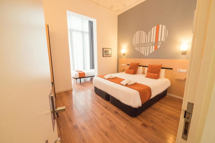 Hostal Live Natura Barcelona - Barcelona