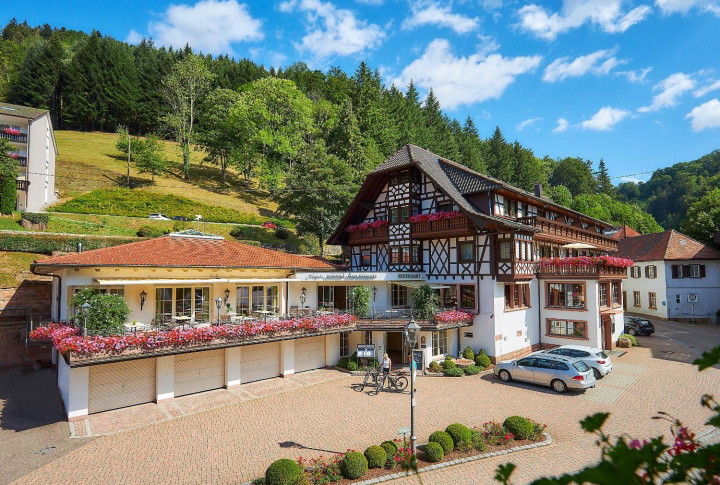 Flair Hotel Adlerbad - Oppenau