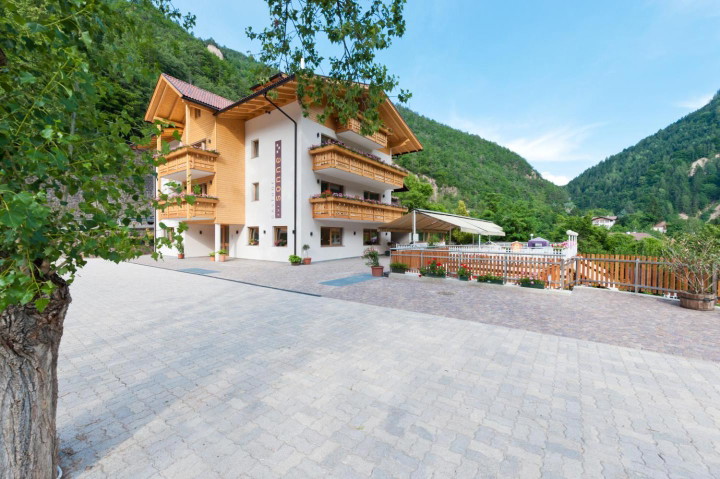 Gasthof Zur Sonne - Bolzano