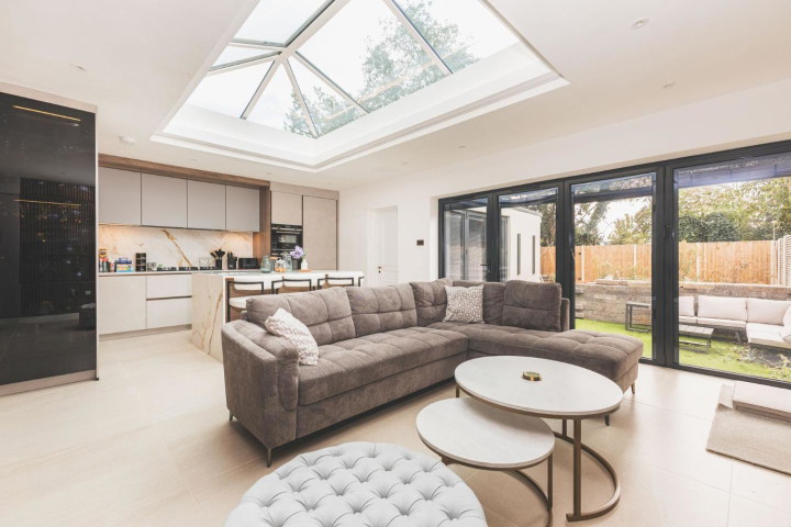 Spacious 5br Oasis With Parking Near Heathrow - Hampton