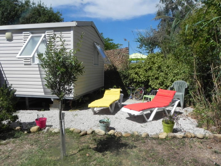 Mobil Home Dans Camping Lattes -