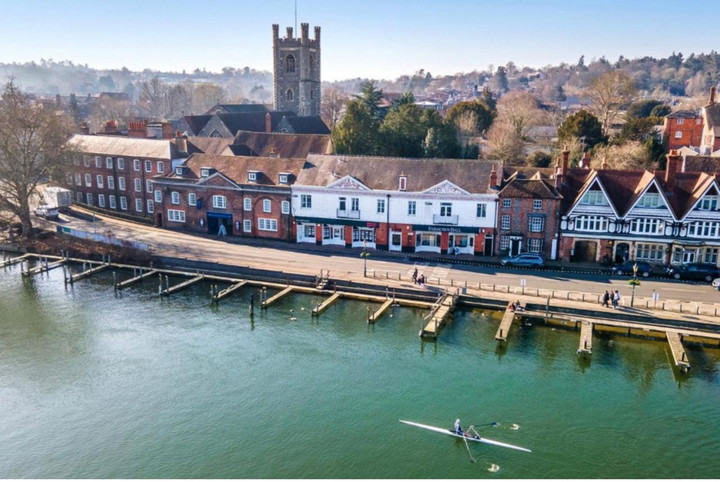 Stunning Thameside Apartment - Henley-on-Thames
