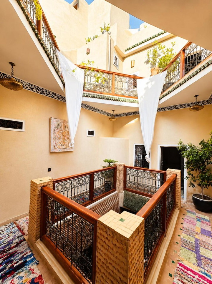 Riad Hna Ben Saleh - Traditional Guest House Near Jemaa El-fnaa Square - Morocco