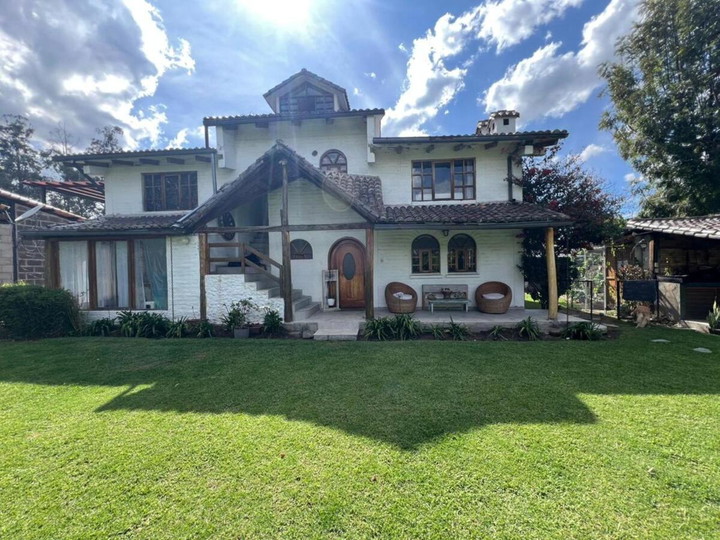 Casa De Campo Familiar Con Jardin Y Asadero - Napo