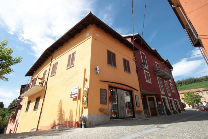 Vicolo Del Pozzo - Barolo