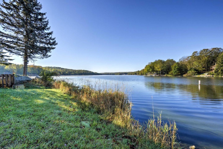 Poconos Retreat In The Hideout Lake Community! - Lake Wallenpaupack, PA