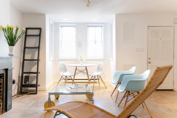 Big Bright 1 Br At U/shaw + 14th On Quaint Swann - Washington, D.C.