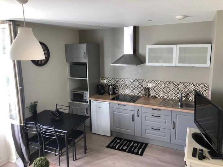 Logement à Brive - Proche De La Gare Et Du Centre Ville - Climatisation - Fibre Internet - Stationnements Gratuits - Brive-la-Gaillarde