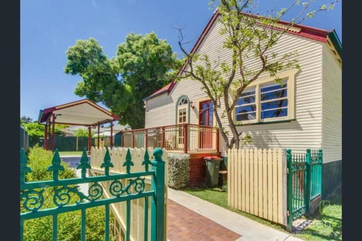Bright 3-bedroom Apartment - Central Armidale - Armidale