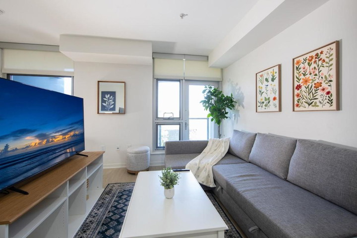 Bright Apt, Fast Wifi, Full Kitchen & Walk To Pier - Santa Monica, CA