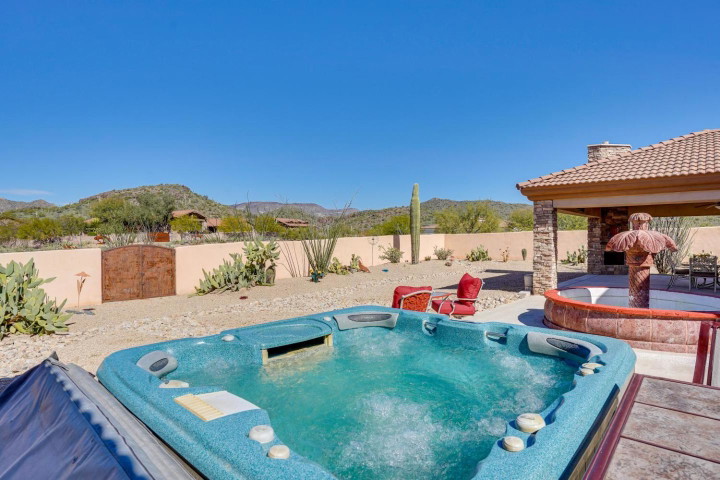 Outdoor Oasis! Group-friendly Cave Creek Retreat - Carefree, AZ