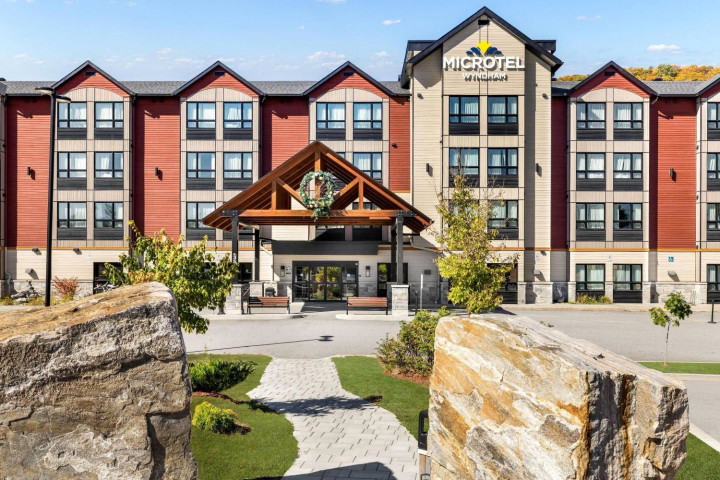 Microtel Inn & Suites By Wyndham Mont Tremblant - Mont-Tremblant