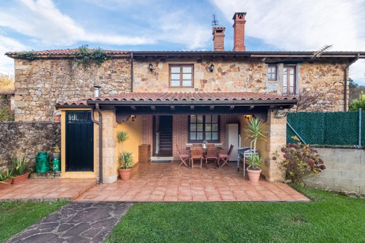 La Trasmerana Holiday Home - Solares