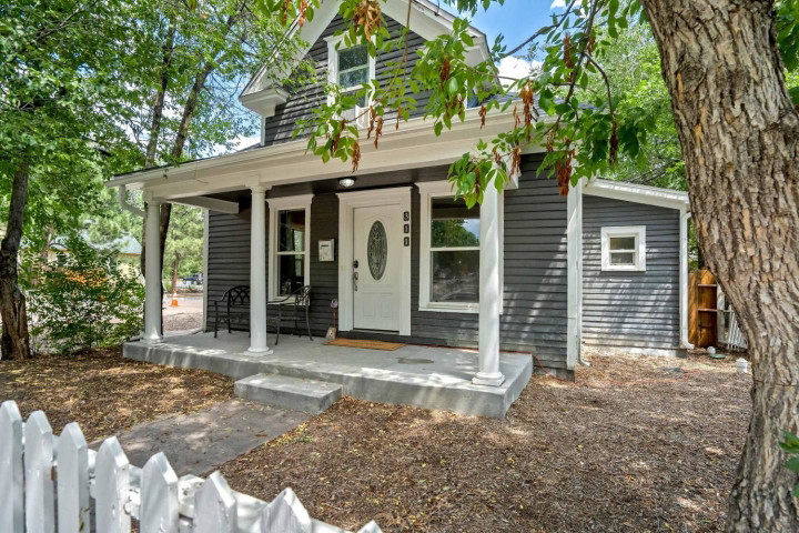 Walnut Porch Cozy Historic Home Near Occ - Colorado Springs, CO