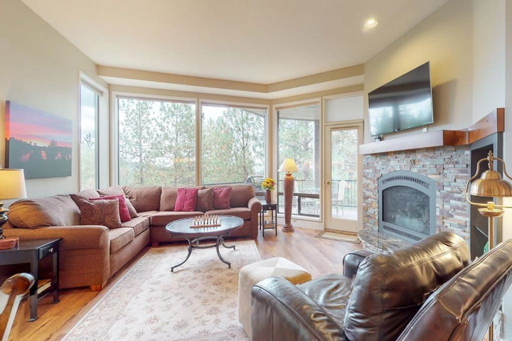 Comfortable Condo With Private Hot Tub & Tennis-great Location - Bend, OR