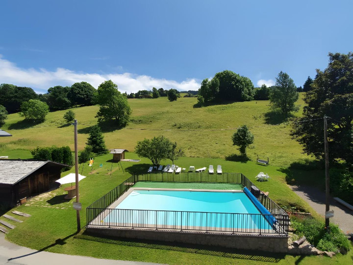 Le Paccaly, Piscine Et Aire De Jeux - Hauteluce