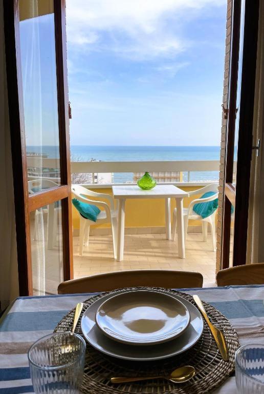 Appartamento -F- Vista Mare Con Due Camere Da Letto-residence Azzurro - Cattolica