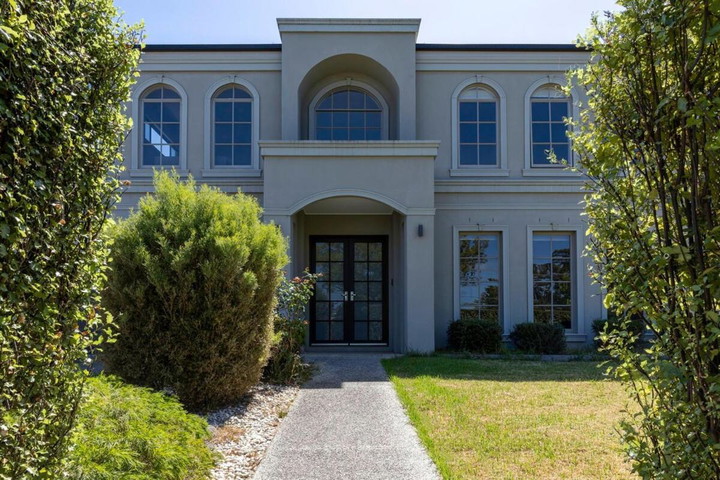 Spacious Home With Ensuites - Notting Hill