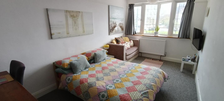 Apartment Set Over 2 Floors 50 Metres From The Beach Front - West Sussex