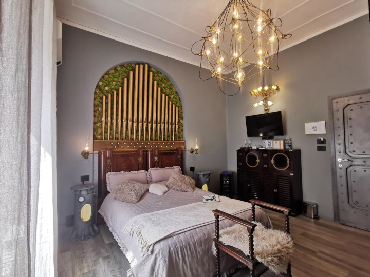 The Kraken Inn - Steampunk Boutique B&b In Bergamo - Bergamo