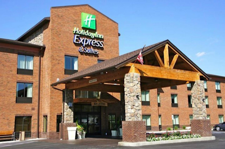 Holiday Inn Express & Suites Donegal By Ihg - Donegal, PA